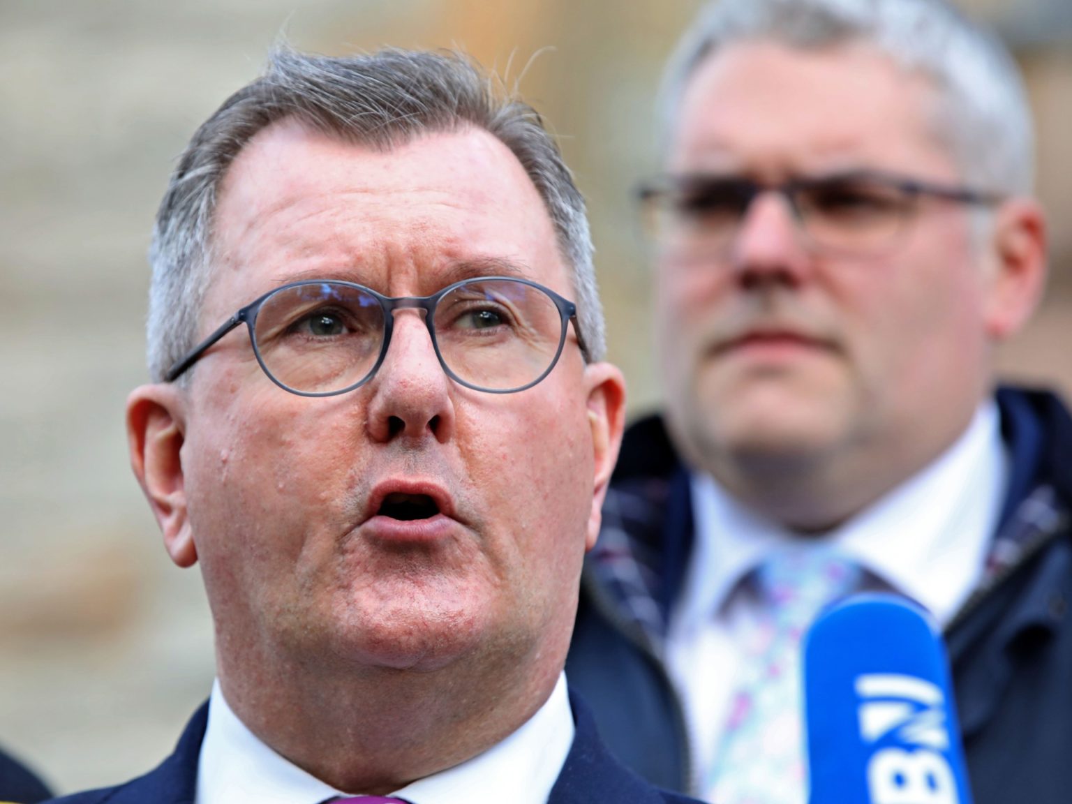 Northern Ireland DUP leader Geoffrey Donaldson resigns after police ...